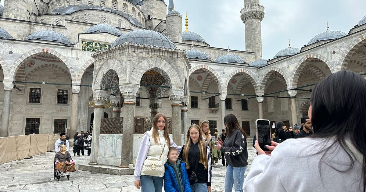 Kid friendly Istanbul Blue Mosque Basilica Cistern and Grand Bazaar ...